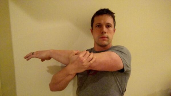 6 Gym Workouts for Beginners (How to Train in a Gym)