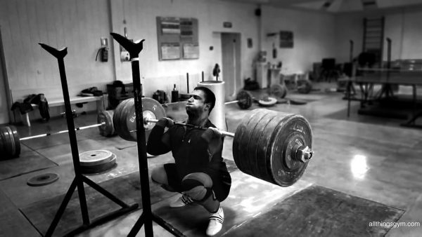 How to do a Proper Front Squat: 5 Mistakes to Avoid | Nerd Fitness